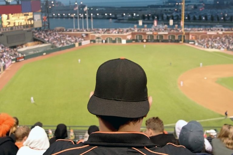 Growing Influence of Hispanic MLB Fans - Simmons Research