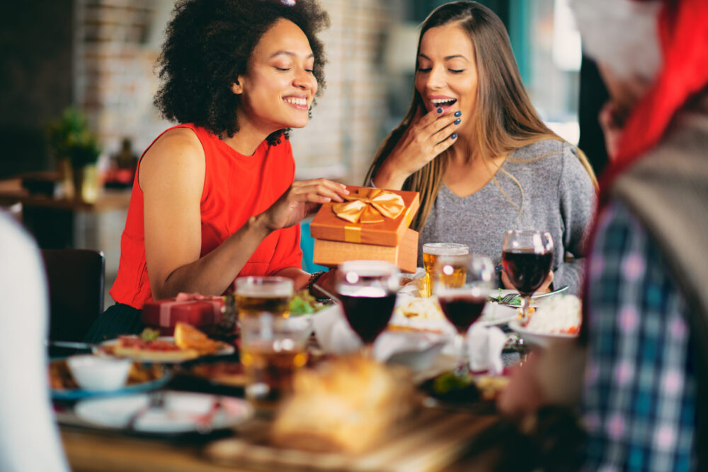 10 Easy Last-Minute Gift Ideas Leveraging Consumer Insights - MRI-Simmons